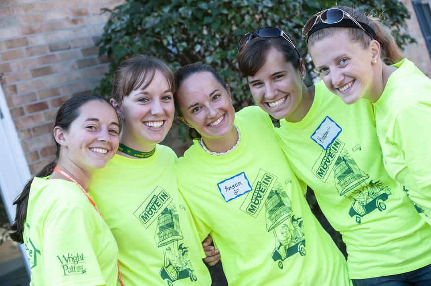 Residence Life and Housing Move-In Day Volunteers | Residence Life and Housing | Wright State ...